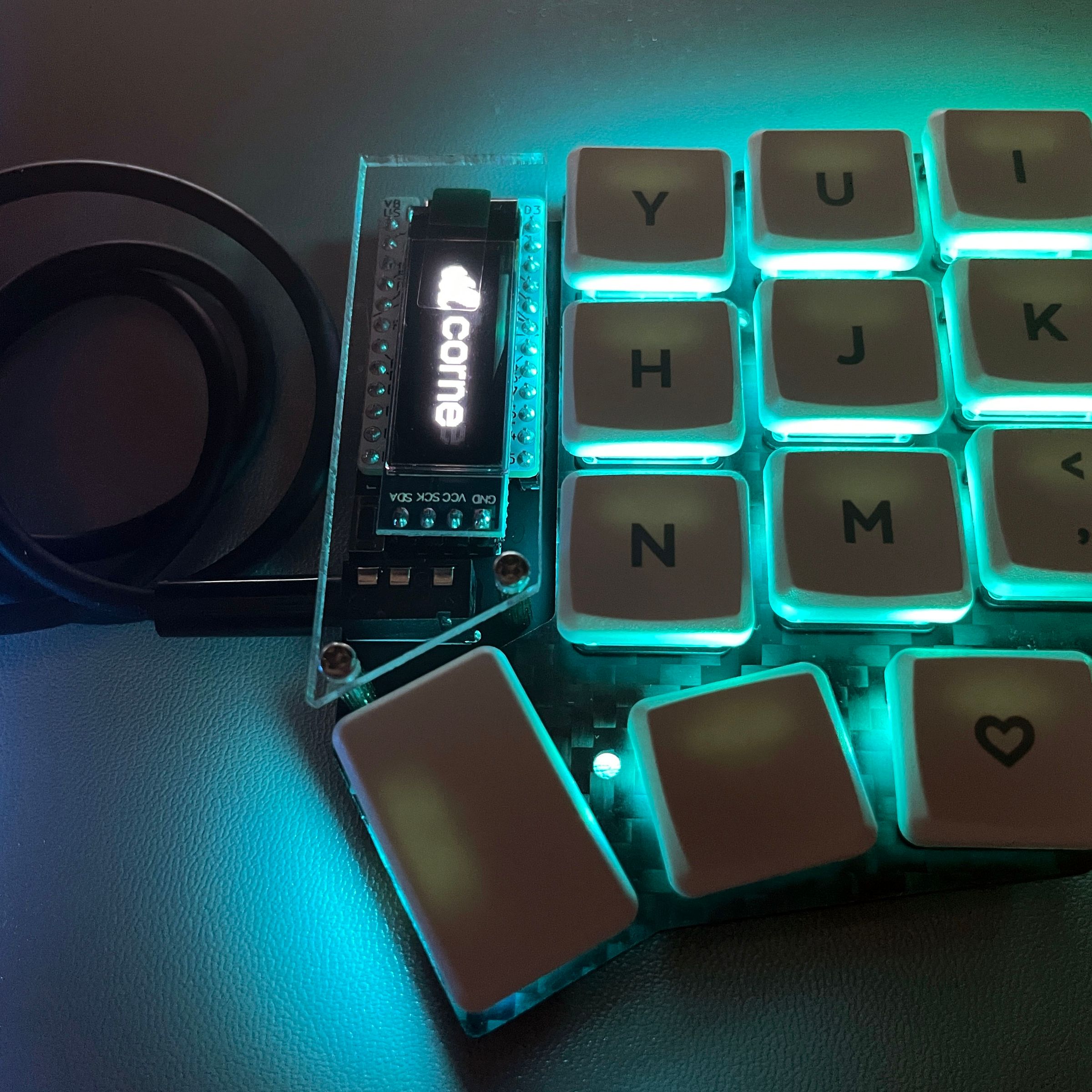 Low Profile Corne Choc v3 Custom Build With MBK Legend ‡ 40s Keycaps & Tented Case